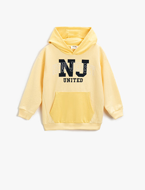 Koton Erkek Çocuk Baskılı Kanguru Cepli Kapüşonlu Sweatshirt Koton Erkek Çocuk Baskılı Kanguru Cepli Kapüşonlu Sweatshirt