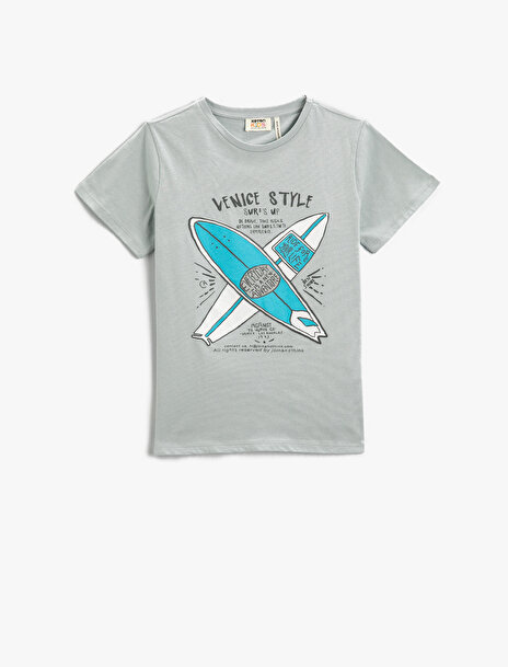Koton Erkek Çocuk Sörf Temalı Baskılı Kısa Kollu Bisiklet Yaka Tişört Pamuklu Koton Erkek Çocuk Sörf Temalı Baskılı Kısa Kollu Bisiklet Yaka Tişört Pamuklu
