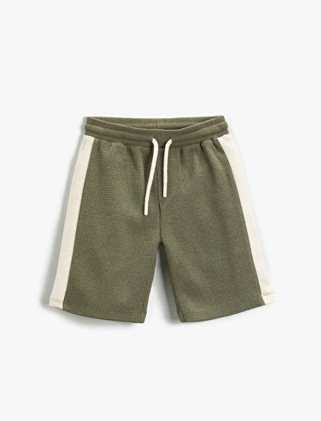Koton Erkek Çocuk Dokulu Renk Bloklu Şort Beli Bağcıklı