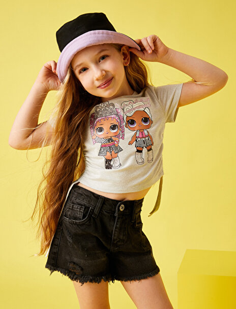 Koton Kız Çocuk LoL Baskılı Crop Tişört Yanları Büzgülü Lisanslı Koton Kız Çocuk LoL Baskılı Crop Tişört Yanları Büzgülü Lisanslı
