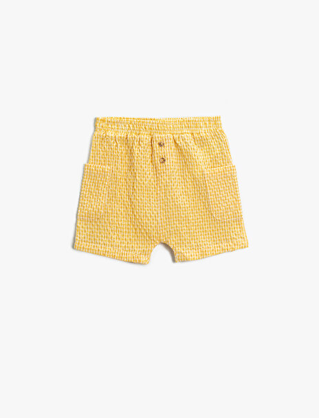 Koton Erkek Çocuk Kareli Şort Cepli Düğme Detaylı Beli Lastikli Koton Erkek Çocuk Kareli Şort Cepli Düğme Detaylı Beli Lastikli