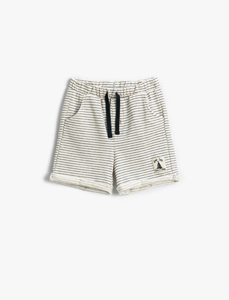 Koton Erkek Çocuk Çizgili Şort Beli Bağcıklı Cepli Diz Üstü Pamuklu