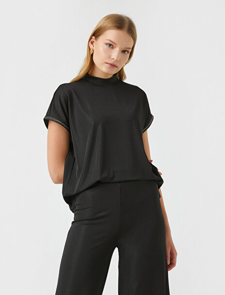 Koton Kadın Yarım Balıkçı Yaka Tişört