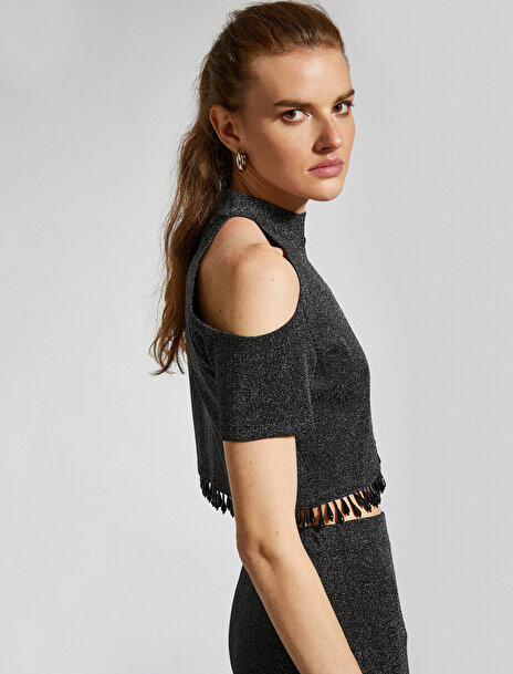 Koton Kadın Pencere Detaylı Boncuklu Tişört