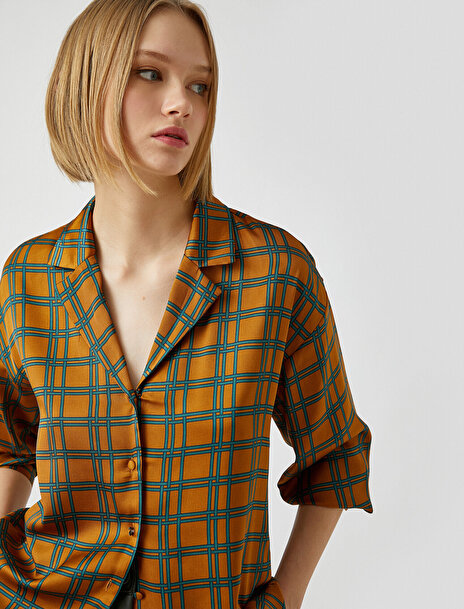 Koton Kadın V Yaka Çizgi Desenli Uzun Kollu Gömlek