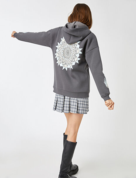 Koton Ole Genç Kız Rick and Morty Lisanslı Kapüşonlu Baskılı Sweatshirt Koton Ole Genç Kız Rick and Morty Lisanslı Kapüşonlu Baskılı Sweatshirt