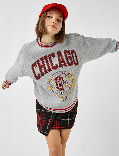 Koton Ole Genç Kız Chicago Baskılı Uzun Kollu Sweatshirt Koton Ole Genç Kız Chicago Baskılı Uzun Kollu Sweatshirt
