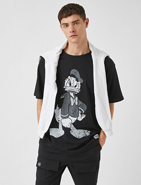Koton Erkek Donald Duck Oversize Tişört Lisanslı Baskılı Koton Erkek Donald Duck Oversize Tişört Lisanslı Baskılı