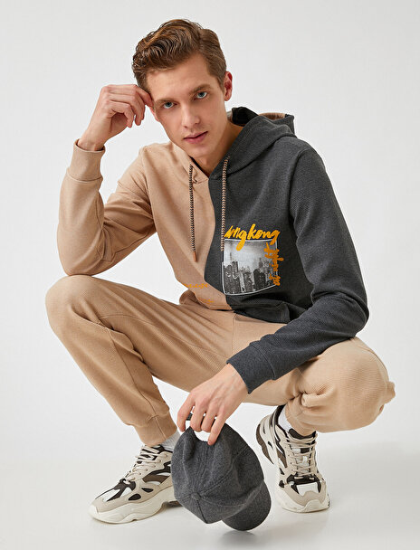 Koton Erkek Renk Bloklu Baskılı Kapüşonlu Sweatshirt Koton Erkek Renk Bloklu Baskılı Kapüşonlu Sweatshirt