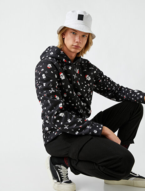 Koton Erkek Yılbaşı Baskılı Kapşonlu Sweatshirt Koton Erkek Yılbaşı Baskılı Kapşonlu Sweatshirt