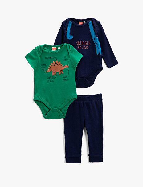 Koton Erkek Çocuk Dinozor Baskılı Kısa Kollu ve Uzun Kollu Çıtçıtlı Zıbın Jogger Eşofman Altı Seti Pamuklu Koton Erkek Çocuk Dinozor Baskılı Kısa Kollu ve Uzun Kollu Çıtçıtlı Zıbın Jogger Eşofman Altı Seti Pamuklu