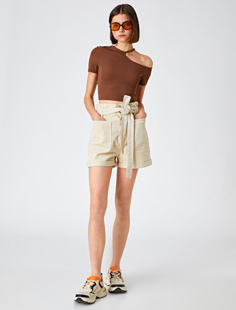 Koton Kadın Yüksek Bel Şort Kemerli Cepli Pamuklu Koton Kadın Yüksek Bel Şort Kemerli Cepli Pamuklu