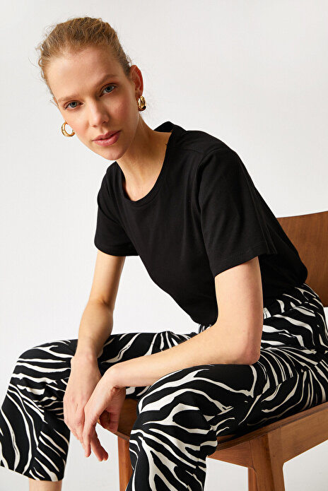 Koton Kadın Bisiklet Yaka Kısa Kollu Pamuklu Basic Tişört