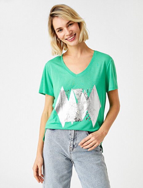 Koton Kadın Baskılı Pullu Tişört V Yaka