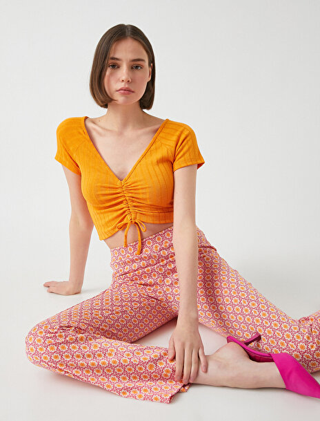 Koton Kadın Crop V Yaka Büzgülü Kısa Kollu Tişört