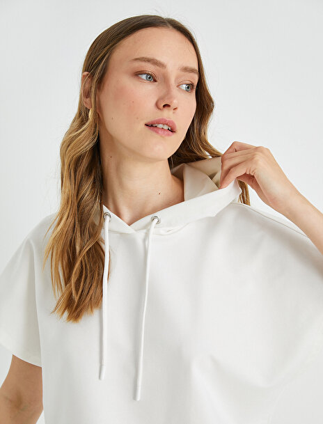 Koton Kadın Crop Sweatshirt Kapüşonlu Kısa Kollu Koton Kadın Crop Sweatshirt Kapüşonlu Kısa Kollu