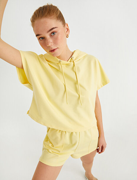 Koton Kadın Crop Sweatshirt Kapüşonlu Kısa Kollu Koton Kadın Crop Sweatshirt Kapüşonlu Kısa Kollu