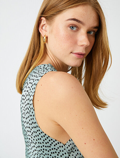 Koton Kadın Puantiyeli Atlet V Yaka