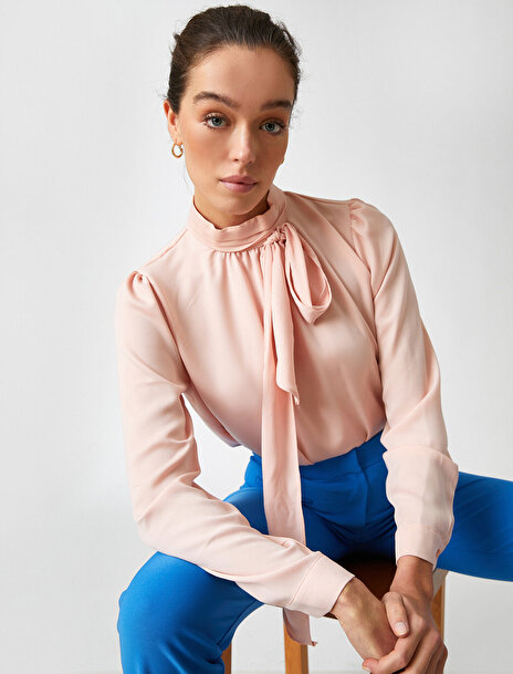 Koton Kadın Fular Detaylı Bluz Uzun Kollu