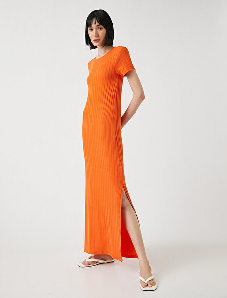 Koton Kadın Yırtmaçlı Uzun Elbise Bisiklet Yaka Kısa Kollu