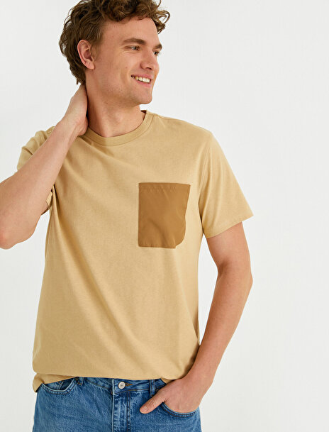 Koton Erkek Standart Fit Cepli Tişört