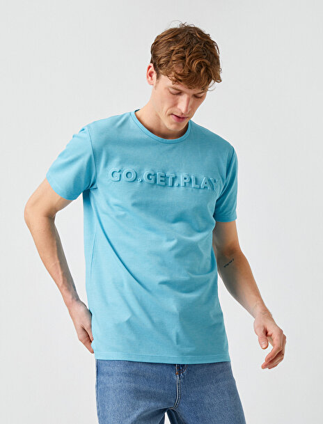 Koton Erkek Slim Fit Kabartma Baskılı Tişört