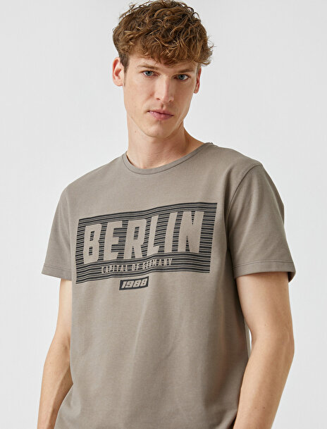 Koton Erkek Berlin Baskılı Tişört Koton Erkek Berlin Baskılı Tişört