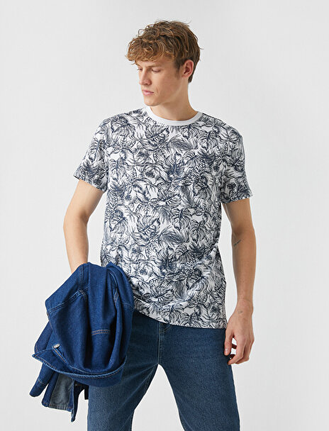 Koton Erkek Slim Fit Yaprak Desenli Tişört