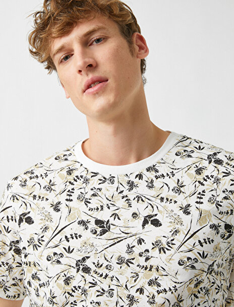 Koton Erkek Slim Fit Çiçekli Baskılı Tişört