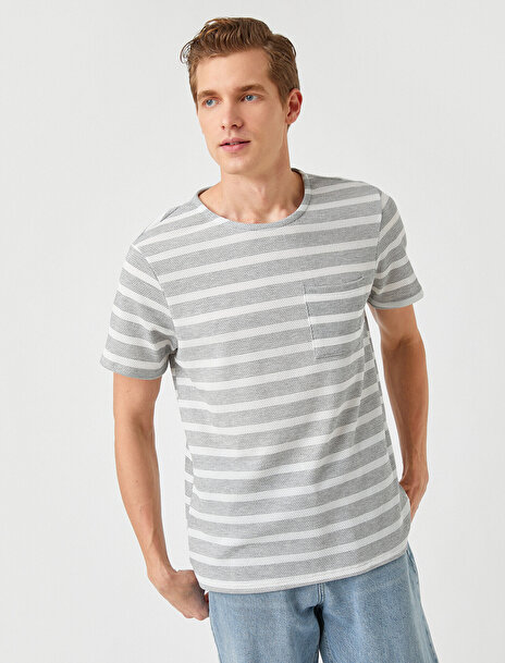 Koton Erkek Çizgili Cepli Basic Tişört