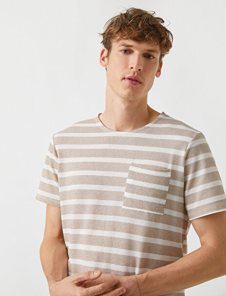 Koton Erkek Çizgili Cepli Basic Tişört