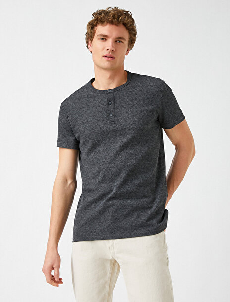 Koton Erkek Yakası Düğmeli Pike Basic T-Shirt