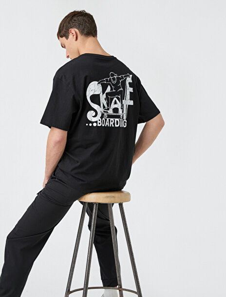 Koton Erkek Arkası Baskılı Tişört