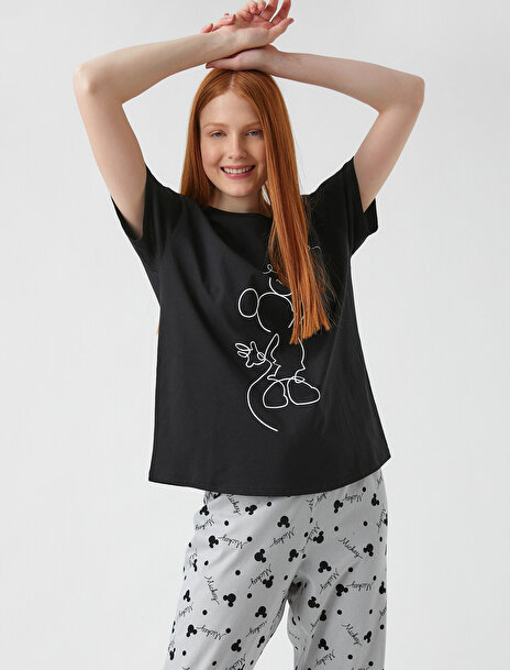 Koton Kadın Mickey Mouse Lisanslı Pijama Takımı Koton Kadın Mickey Mouse Lisanslı Pijama Takımı