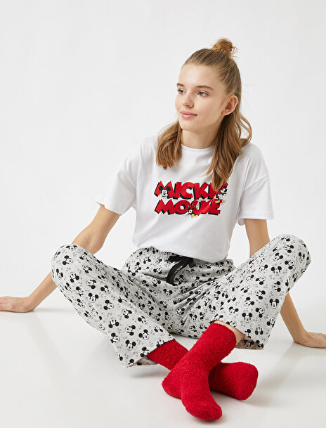 Koton Kadın Mickey Mouse Lisanslı Pamuklu Pijama Takımı Koton Kadın Mickey Mouse Lisanslı Pamuklu Pijama Takımı