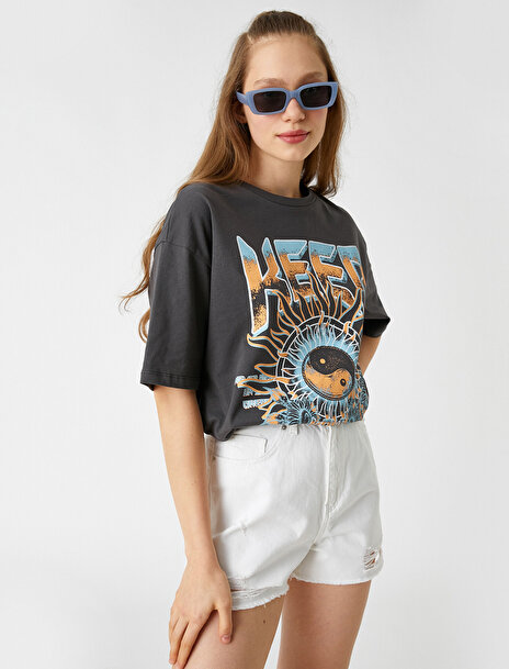 Koton Kadın Tişört Mistik Baskılı Bisiklet Yaka Kısa Kollu