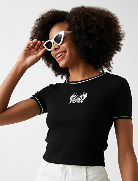 Koton Kadın Crop Tişört Kelebek Baskılı Koton Kadın Crop Tişört Kelebek Baskılı