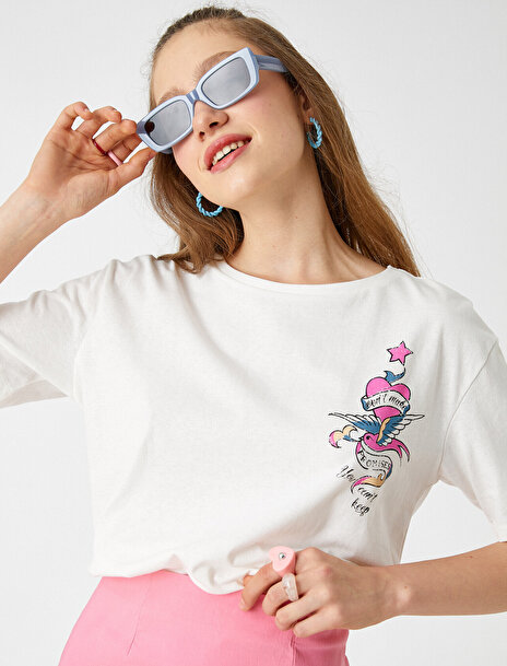 Koton Kadın Baskılı Oversize Tişört Kısa Kollu Bisiklet Yaka