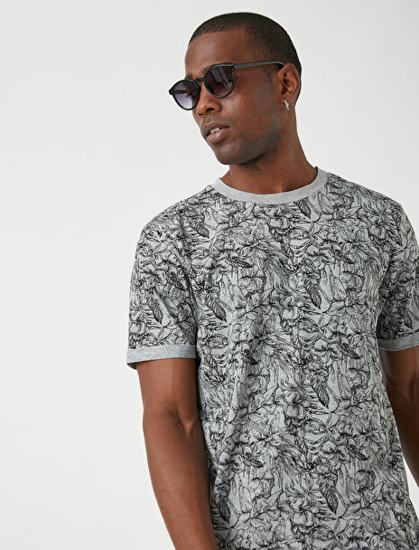 Koton Erkek Çiçekli Baskılı Tişört