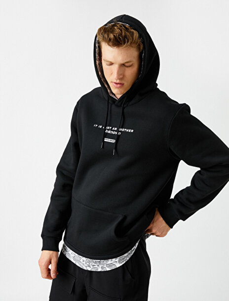 Koton Erkek Baskılı Kapşonlu Desenli Sweatshirt