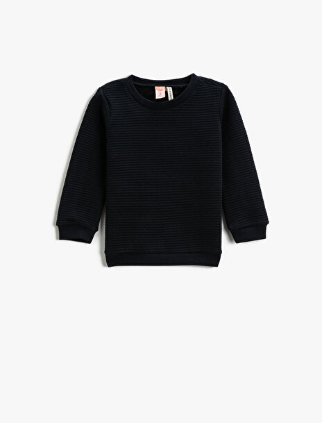 Koton Erkek Çocuk Dokulu Basic Sweatshirt Bisiklet Yaka Uzun Kollu Koton Erkek Çocuk Dokulu Basic Sweatshirt Bisiklet Yaka Uzun Kollu
