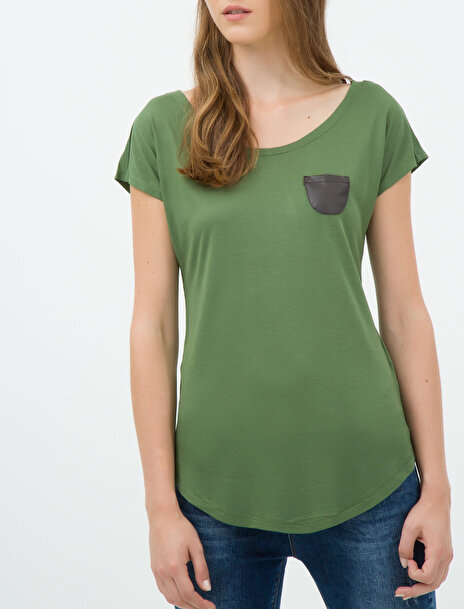 Koton Kadın Oyuk Yaka T-Shirt
