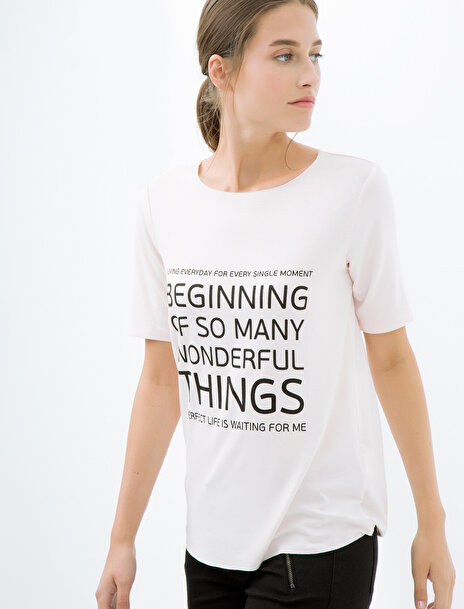 Koton Kadın Oyuk Yaka T-Shirt