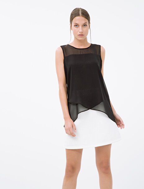 Koton Kadın Oyuk Yaka Kolsuz Bluz