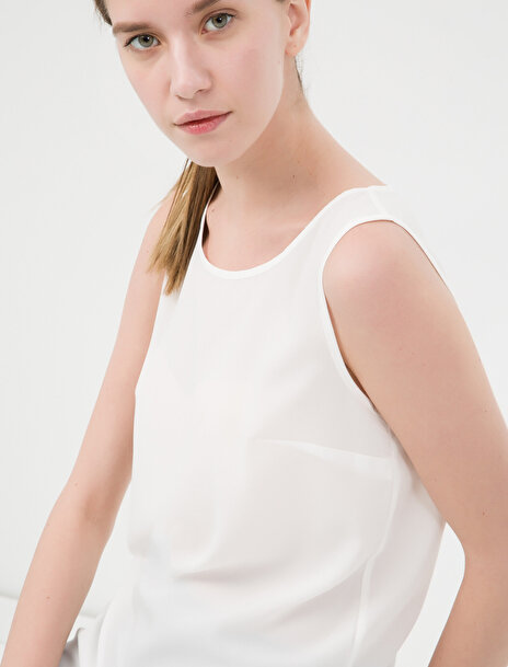 Koton Kadın Oyuk Yaka Bluz