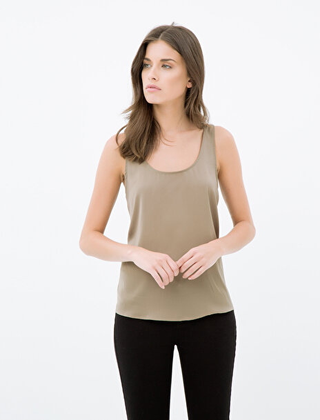 Koton Kadın Oyuk Yaka Atlet