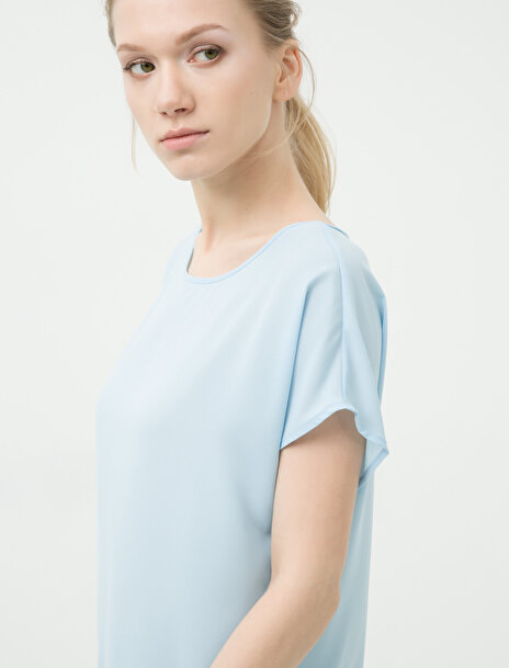 Koton Kadın Oyuk Yaka Bluz