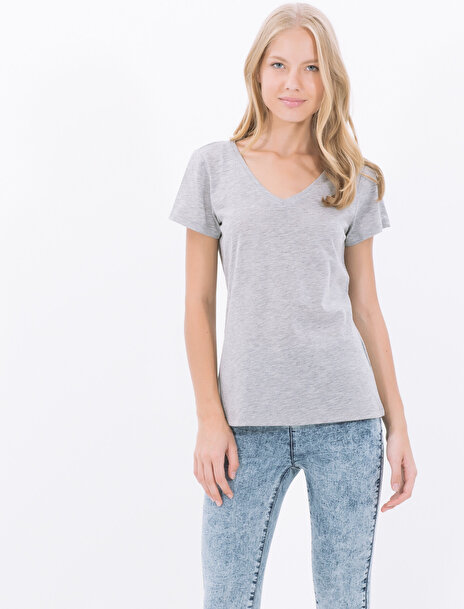 Koton Kadın V Yaka Basic T-Shirt Koton Kadın V Yaka Basic T-Shirt
