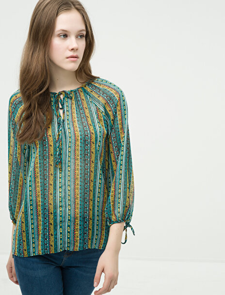 Koton Kadın Yakası Bağlamalı Bluz