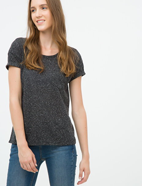 Koton Kadın Oyuk Yaka T-Shirt